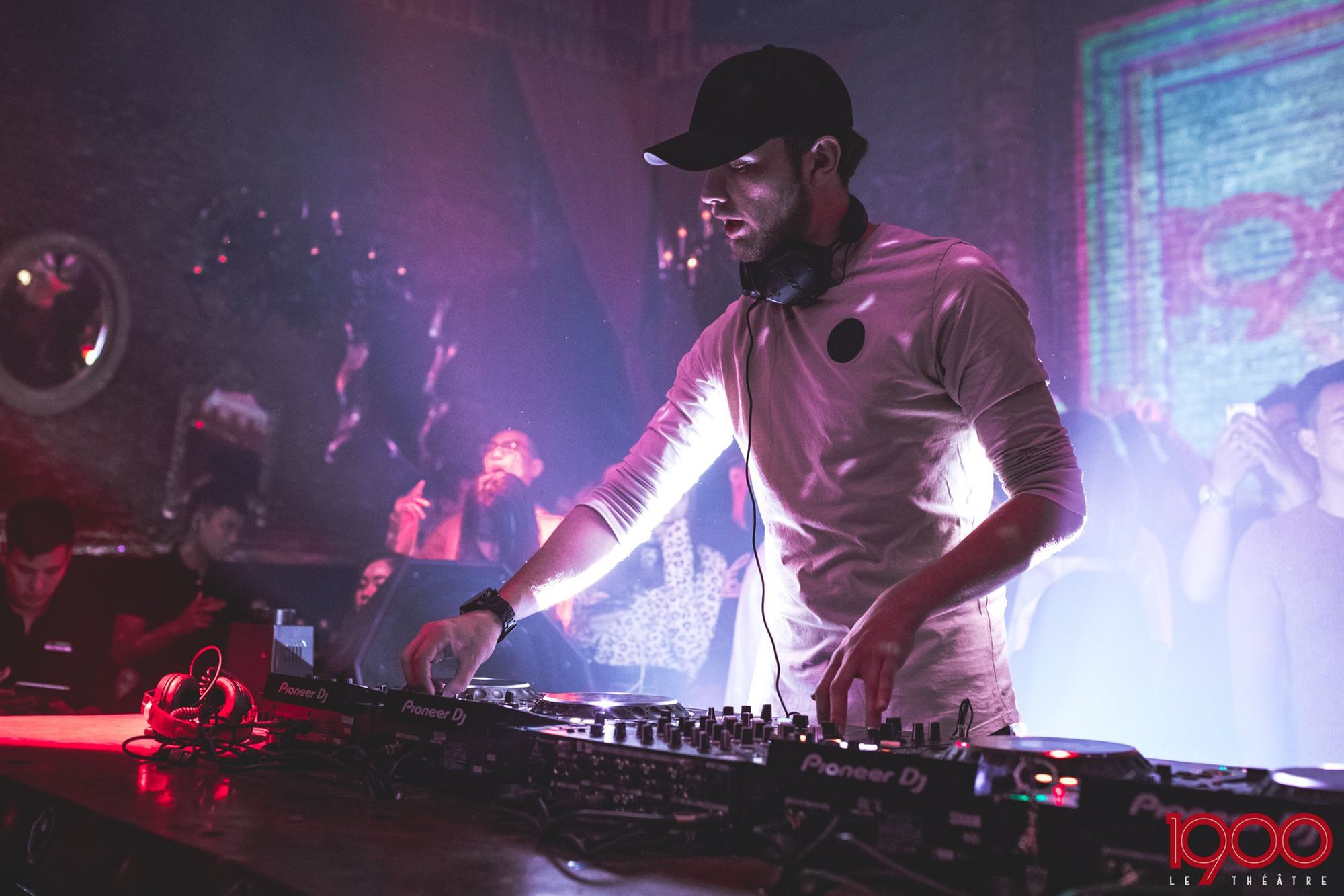 DJ nổi tiếng thế giới - Brooks bất ngờ xuất hiện trên radio của Get Looze