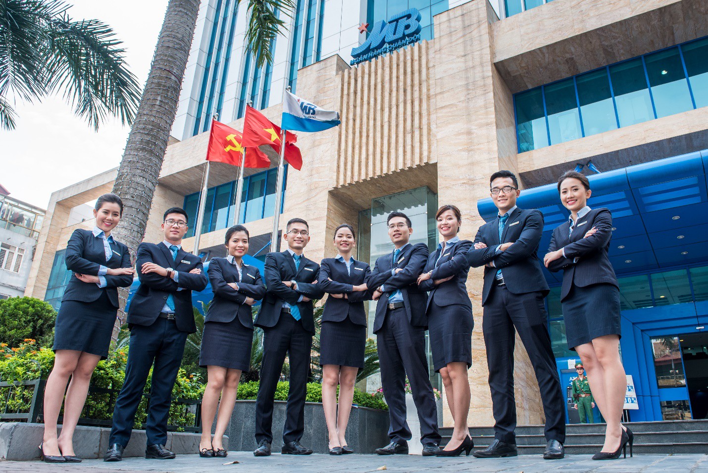 Cuộc sống giản đơn hơn nhờ thanh toán bằng QR Code trên App ngân hàng ...