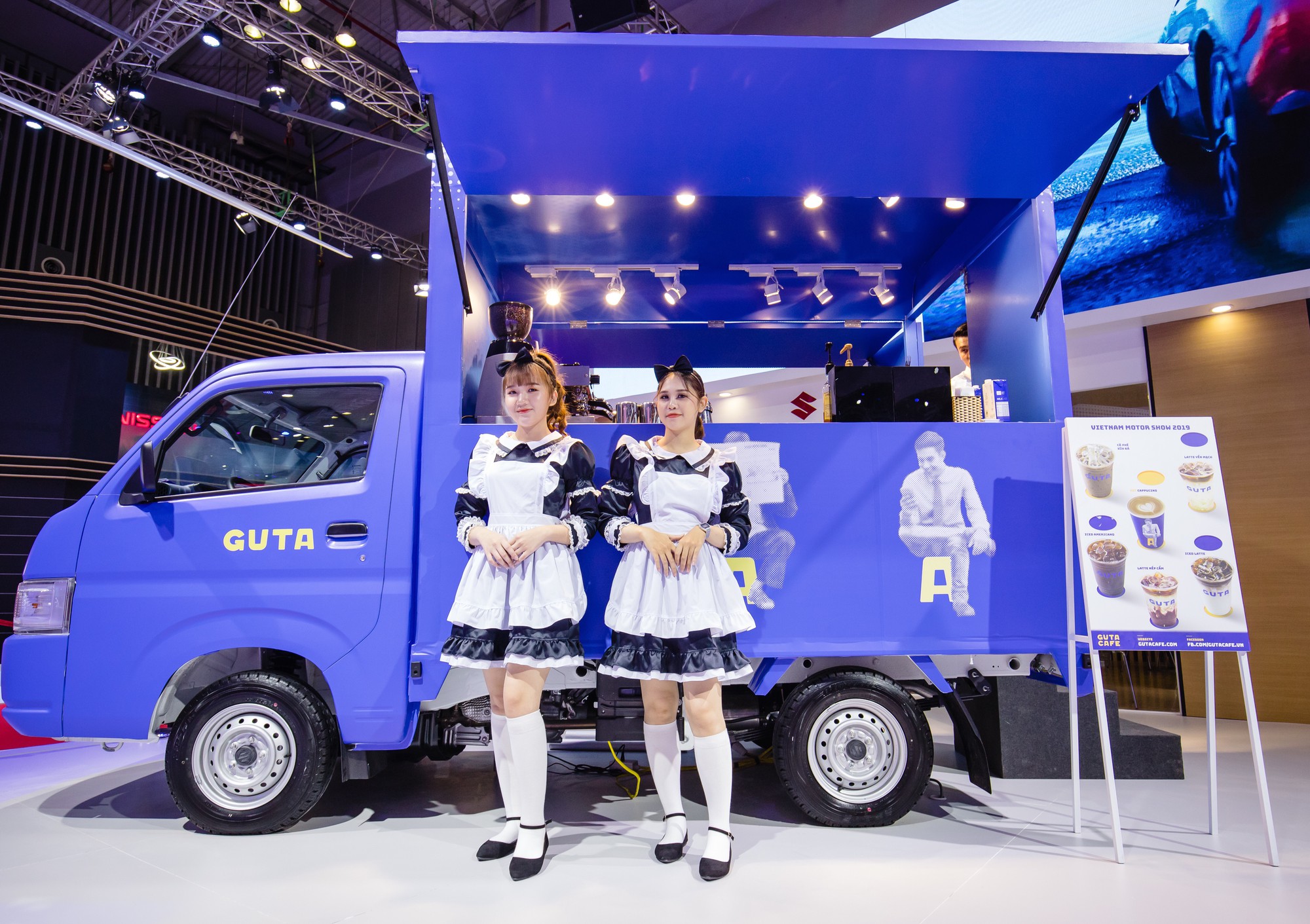 Suzuki Super Carry Pro “biến hình” ấn tượng, hút khách tham quan tại ...