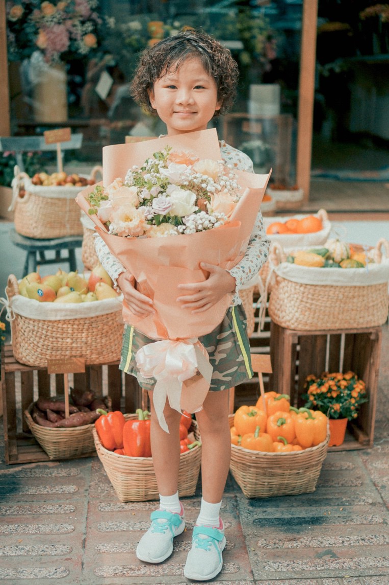 Tiệm hoa Dear Rainy: "Mong các bạn tìm được chất liệu tô vẽ nét đáng ...