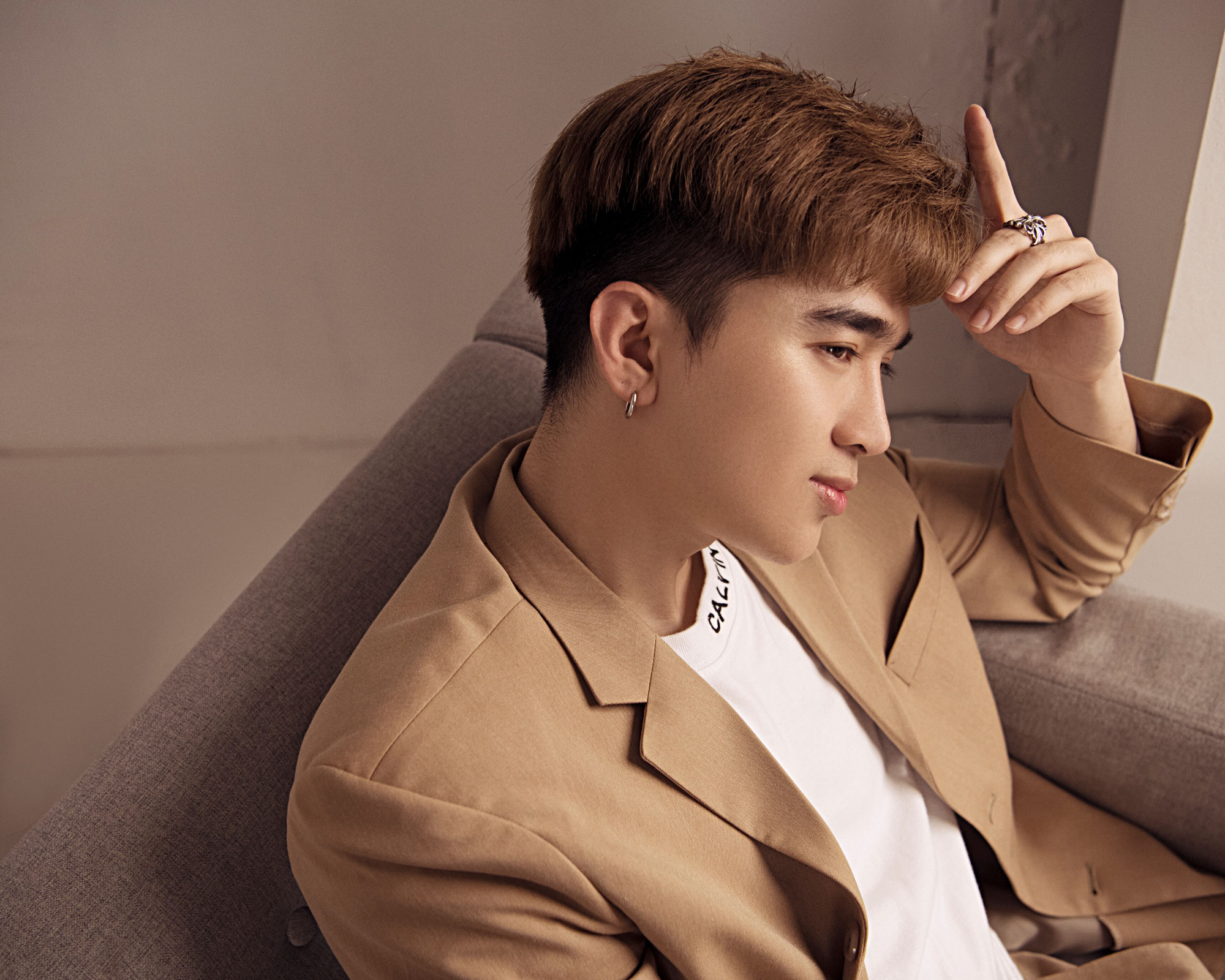 Chi Dân tái xuất Vpop "chơi lớn" mời 100 cặp cô dâu chú rể xuất hiện ...