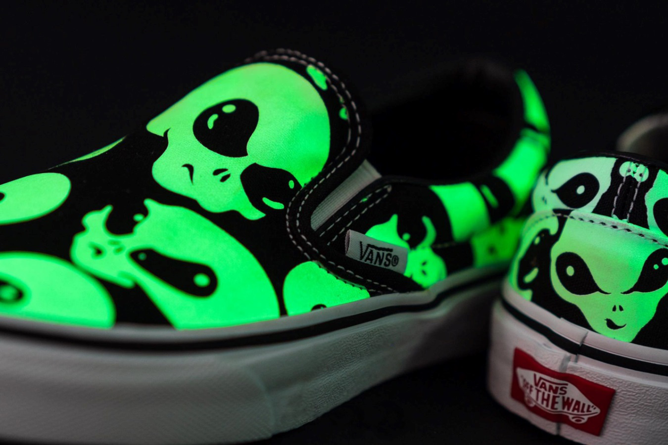 Vans đón tháng 12 bằng bộ sản phẩm siêu ma mị Vans Alien Ghosts