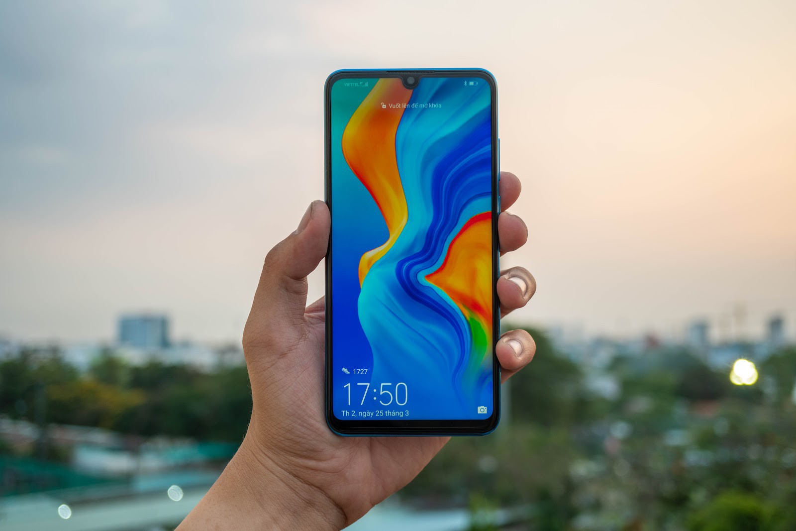 Huawei P30 Lite - Em út trong gia đình siêu camera P30 với mặt lưng gợi cảm