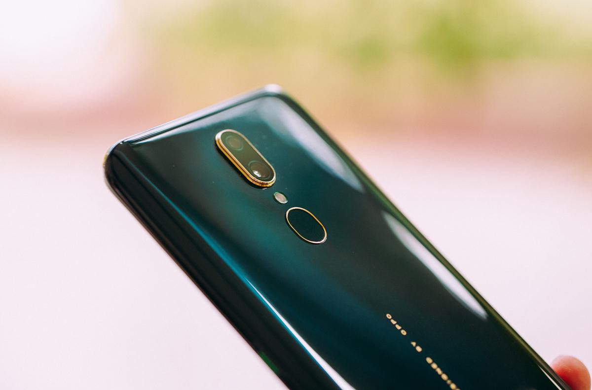 Mải nhìn F11 Pro, chúng ta quên mất "người em" hơi bị đáng mua nếu muốn ...