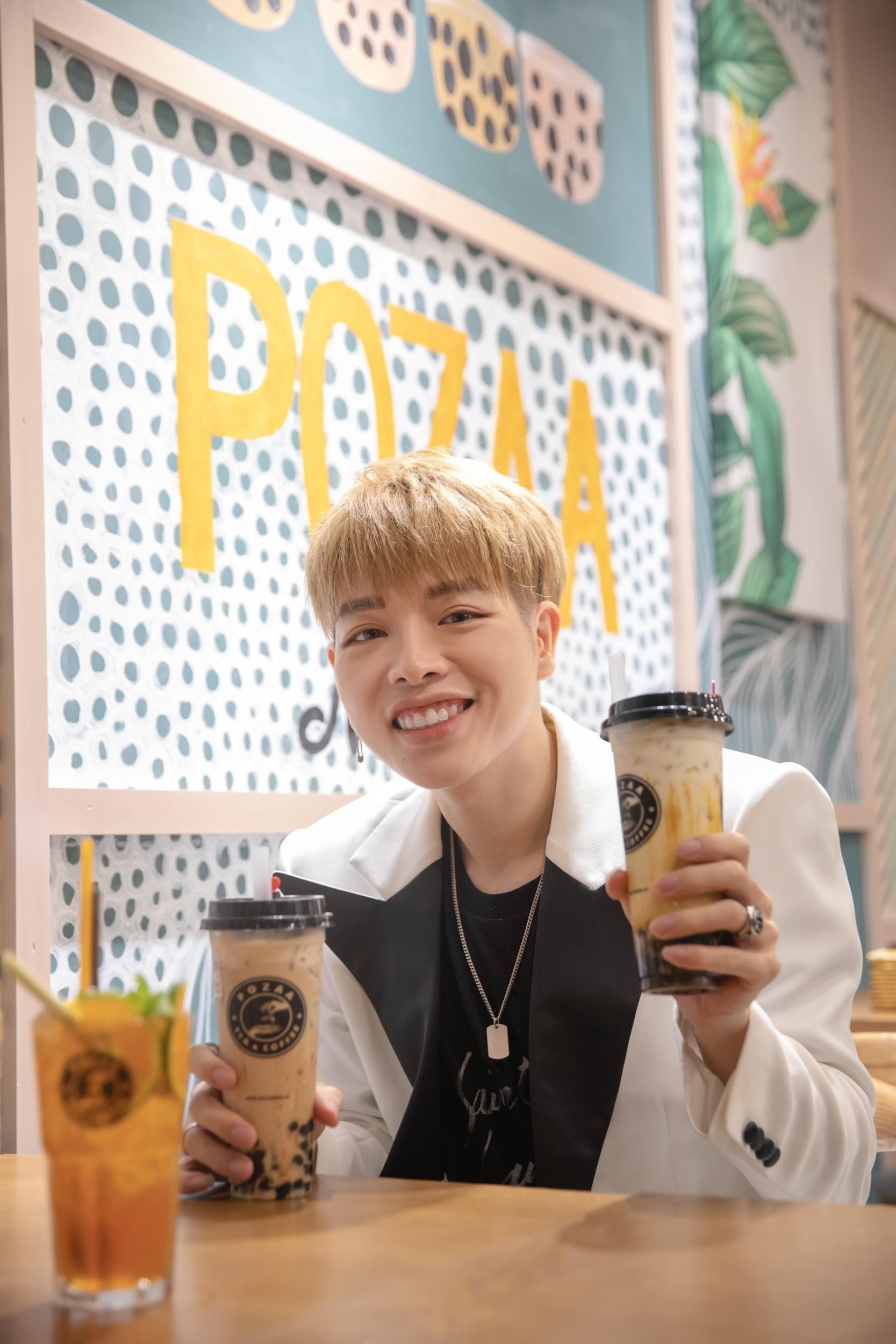 Pozaa Tea chào đón Đức Phúc bằng cơn mưa trà sữa