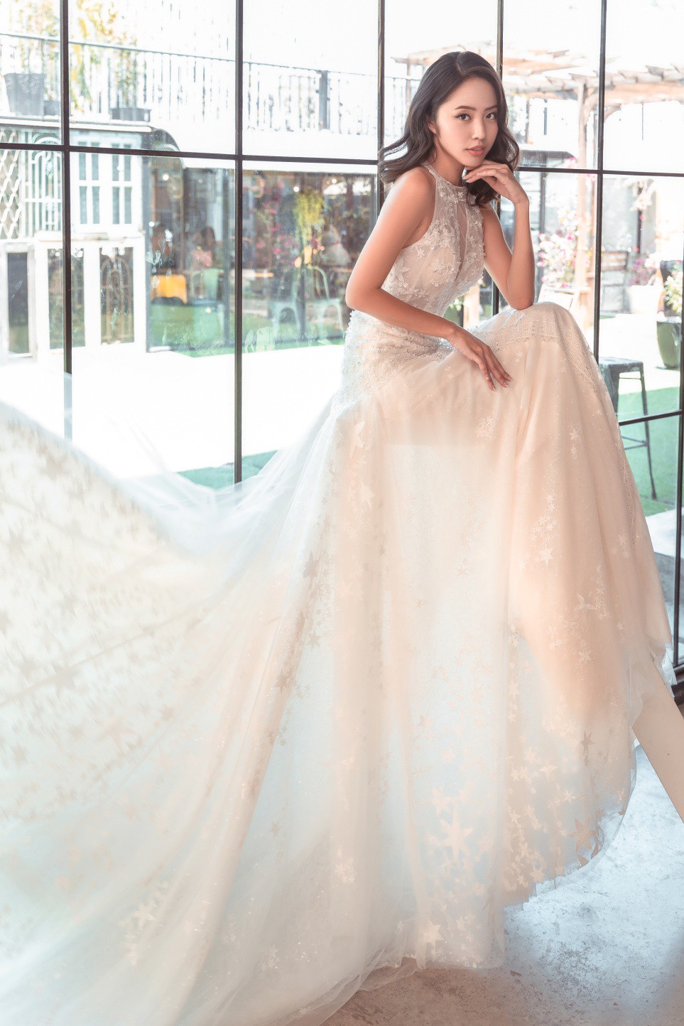 Rima Thanh Vy đẹp “xuất thần” trong lookbook mới của Love Wedding