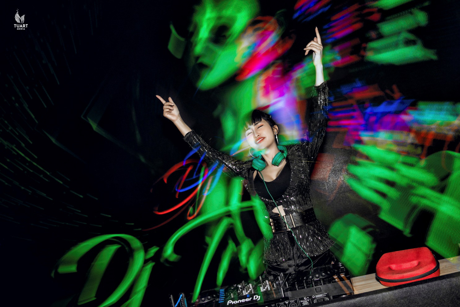 Đại tiệc âm thanh ánh sáng mãn nhãn “TUART BY NIGHT 02: TOUCH THE ...