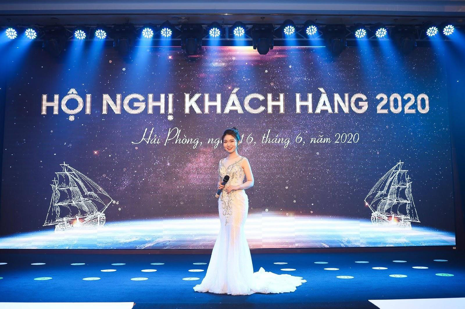 Khởi nguồn với đam mê cầm mic, MC 9x tài năng trở thành cô giáo dạy MC ...