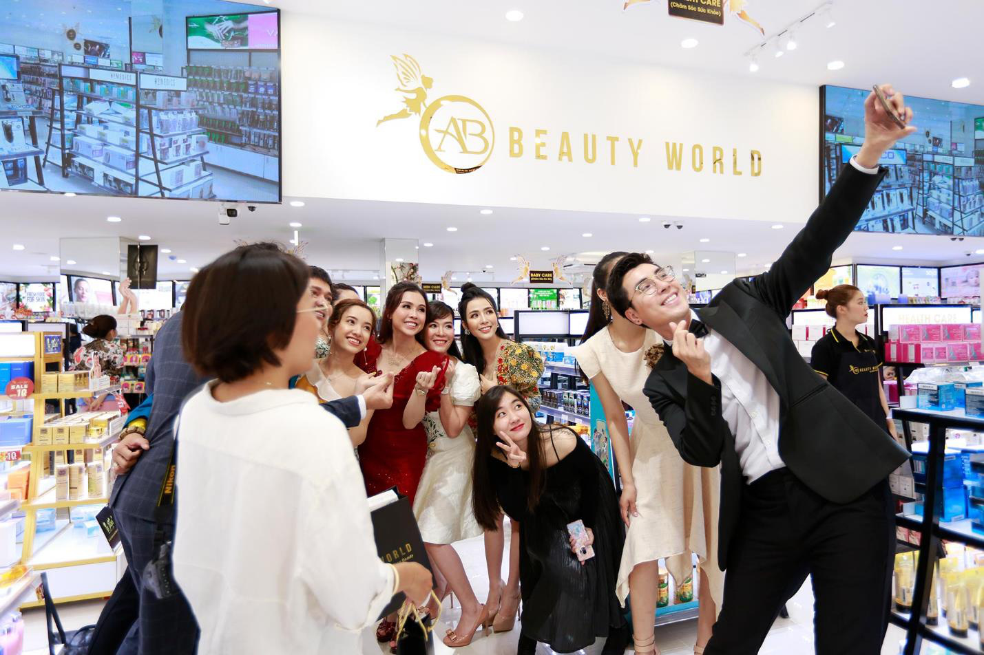Mỹ phẩm chính hãng giá chỉ 5k “cháy hàng” tại AB Beauty World – chi nhánh 5