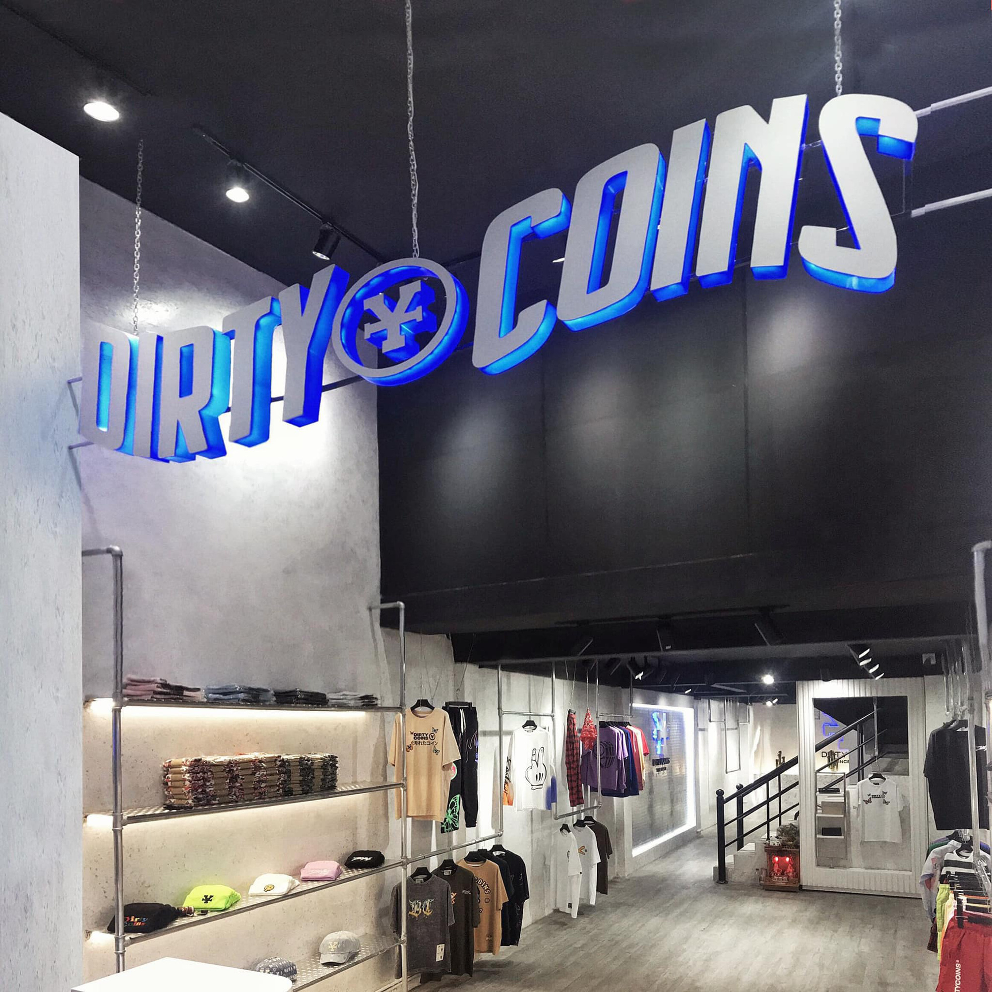 Biến hóa trong mùa lễ hội cuối năm cùng thời trang Dirty Coins