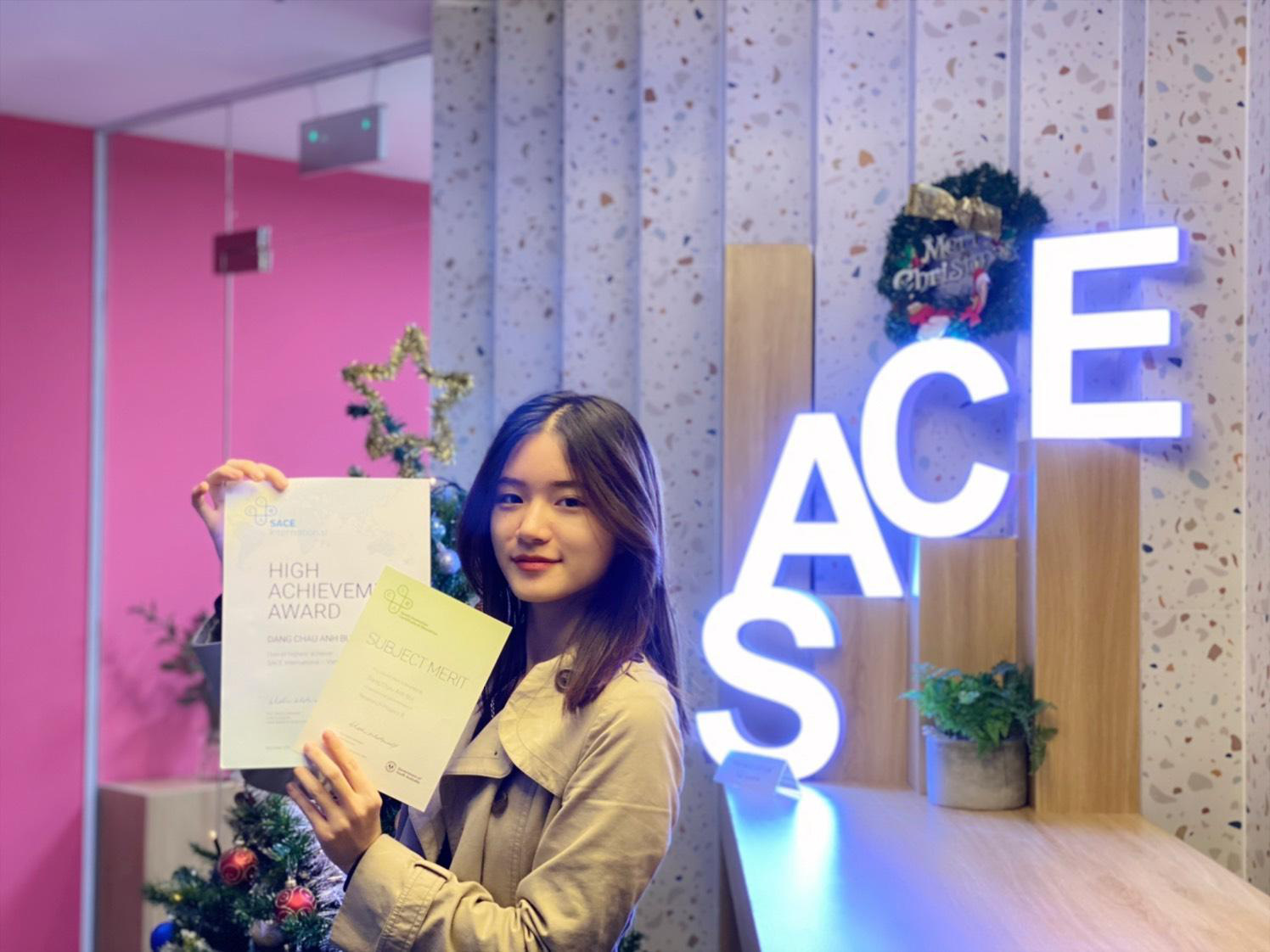 Nữ sinh lớp 12 trường THPT Amsterdam lọt vào top 2% học sinh tốt nghiệp ...