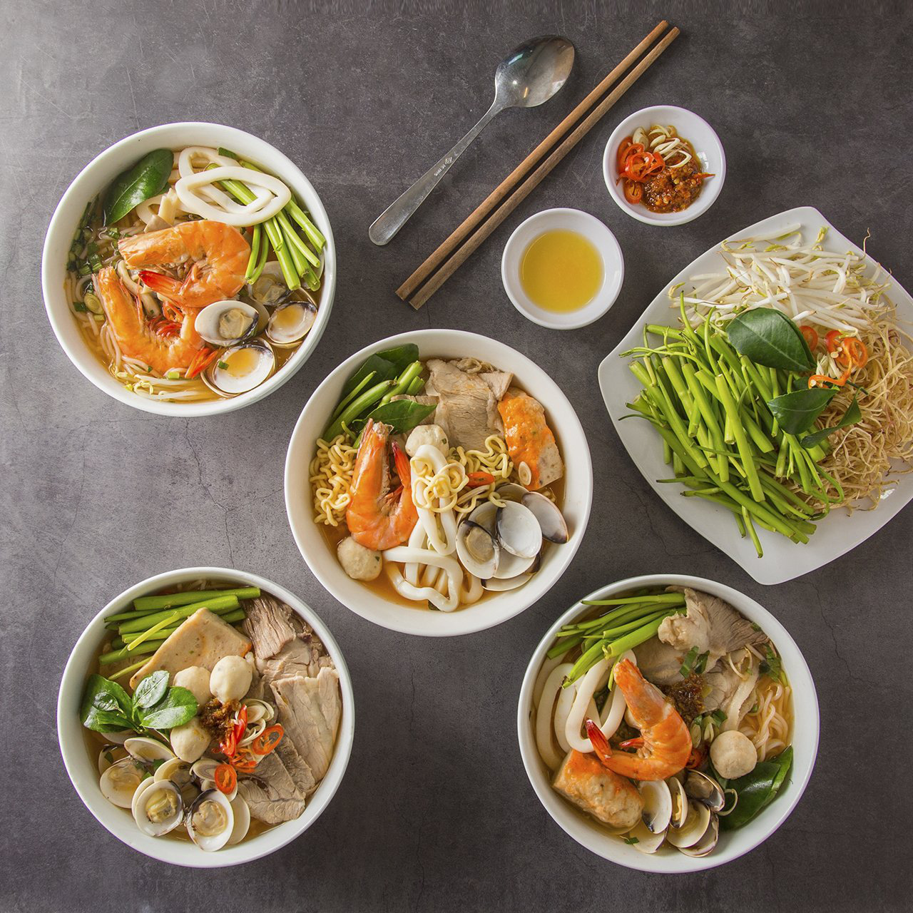 Chuỗi bún cay Thái Hai Thuận thu hút giới trẻ ở Sài Gòn