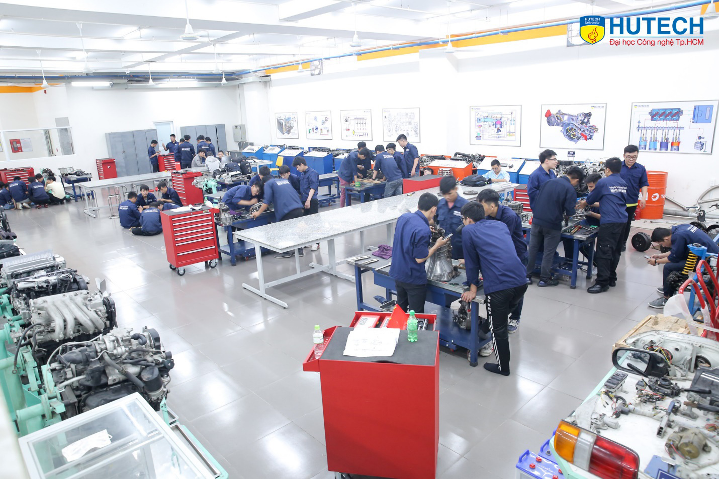 HUTECH xét điểm thi tốt nghiệp từ 18 điểm, thí sinh ồ ạt xét tuyển học bạ