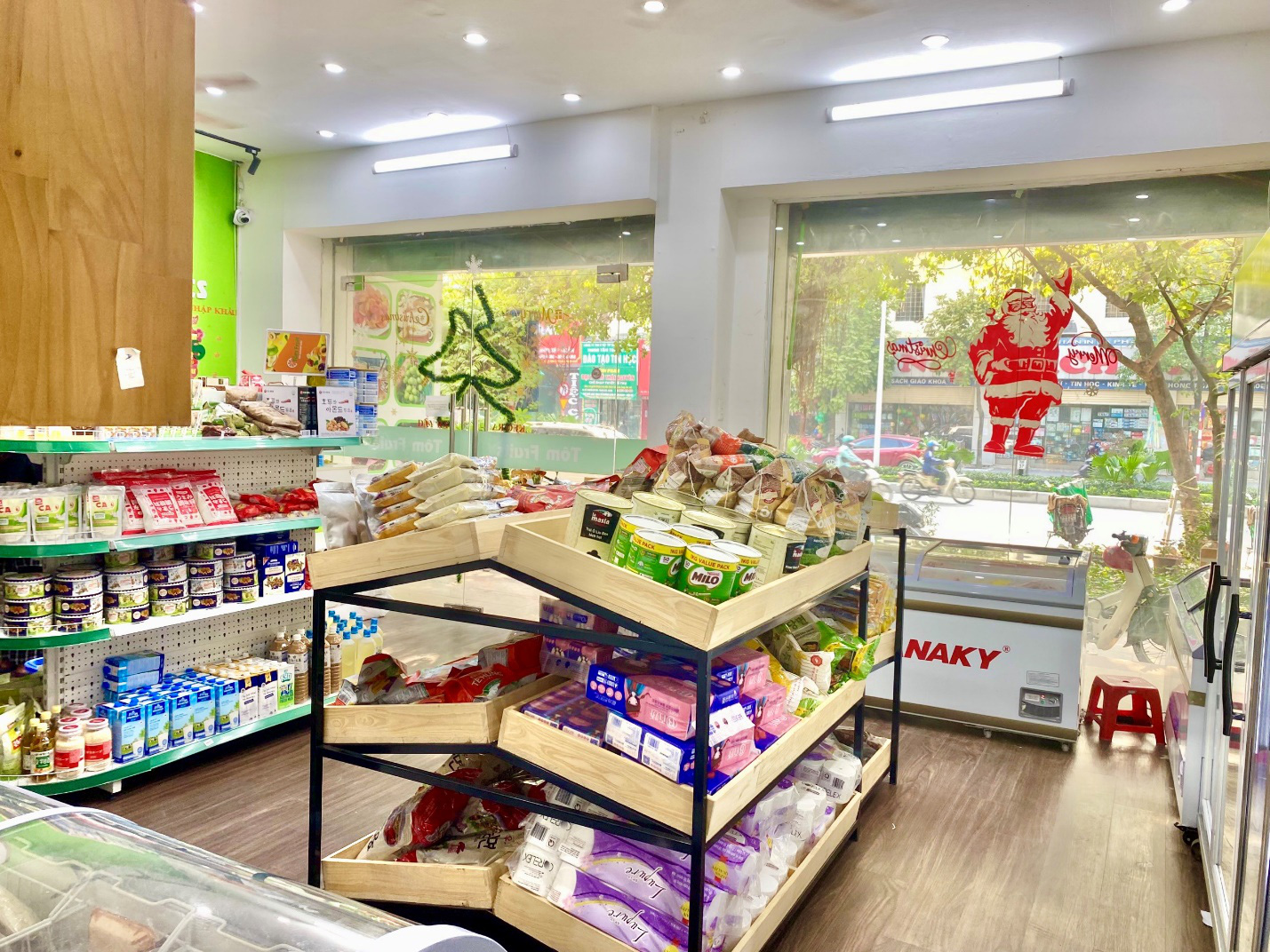 Tôm Fruits: Hành trình xây dựng tổng kho bán lẻ hàng thiết yếu toàn quốc