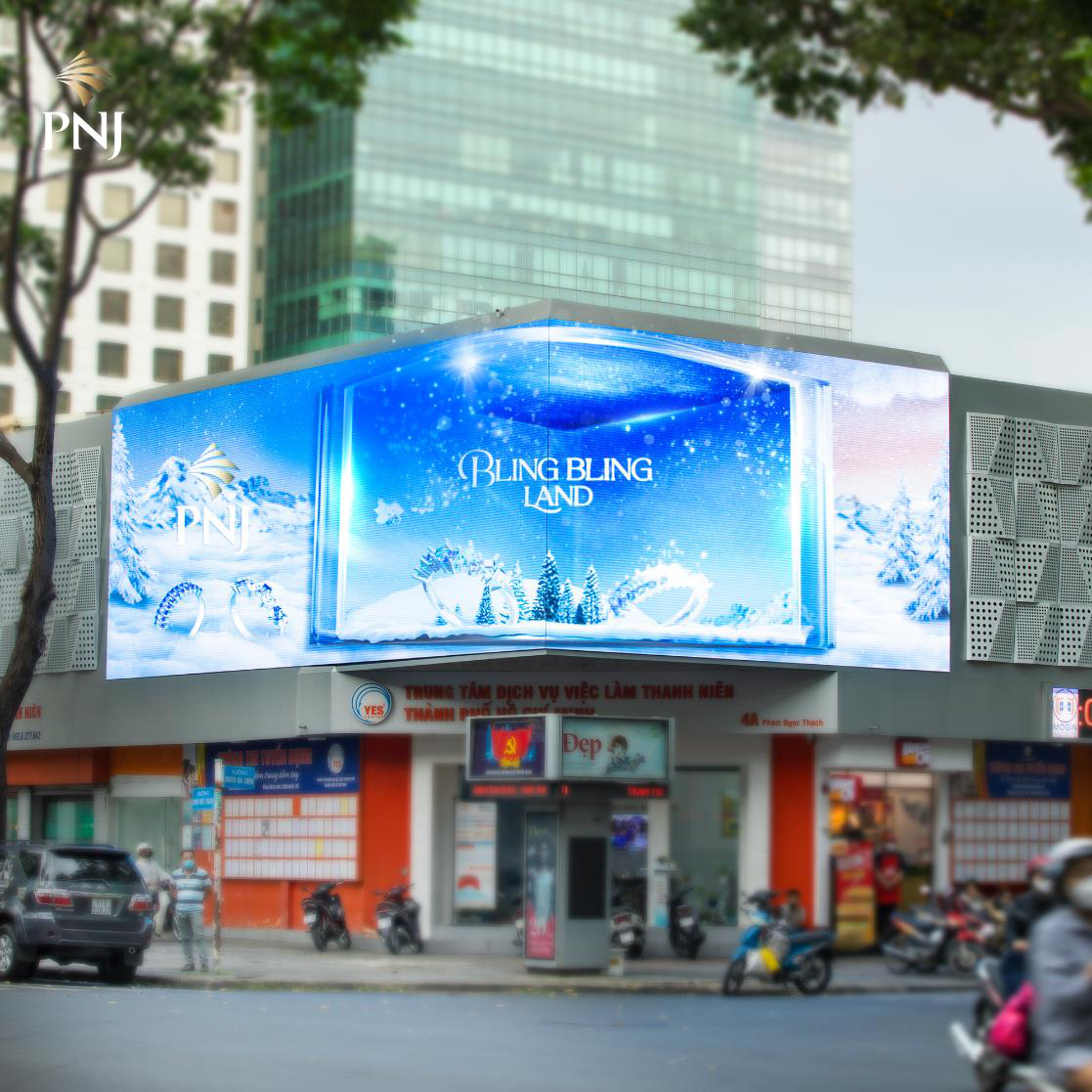 Giới trẻ điên đảo với siêu quảng cáo đưa tới “vùng đất Bling Bling Land”