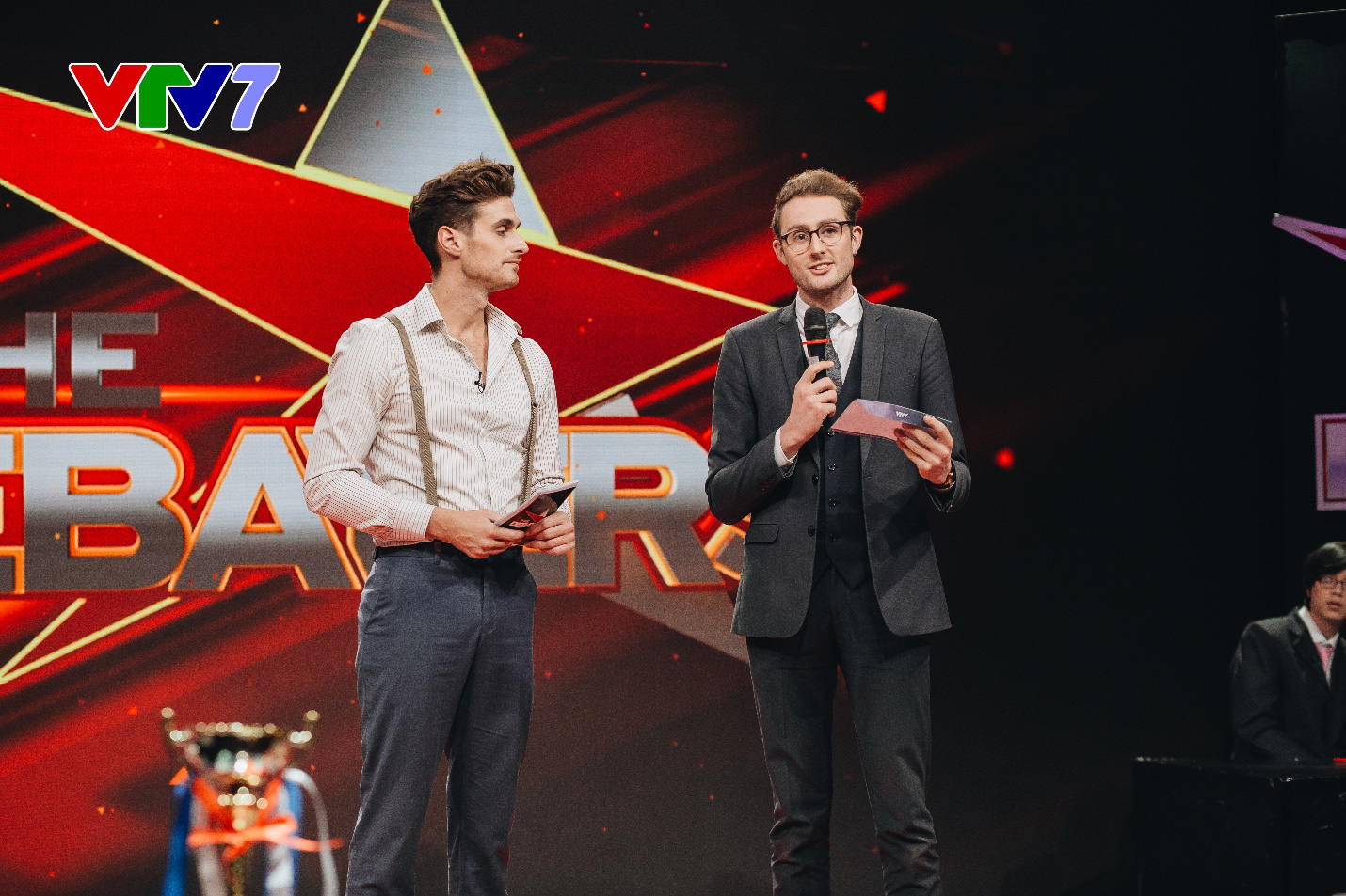 Giám khảo nước ngoài “gây sốt” trong chương trình tranh biện “The ...