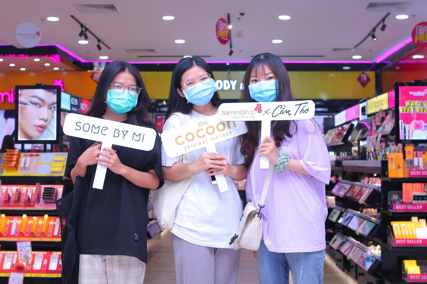 Sammi Shop khiến giới trẻ “phấn khích” trước loạt khuyến mãi mua 1 tặng ...