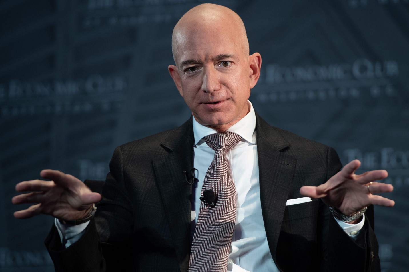 Học cách “giữ chất riêng” như tỉ phú Jeff Bezos, Melinda Gates và nước ...