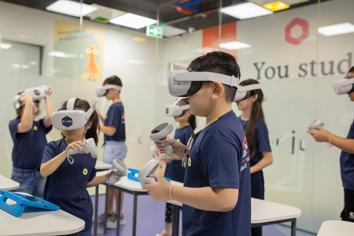 Mùa hè bổ ích với chương trình học tiếng Anh tích hợp công nghệ 4.0 ...