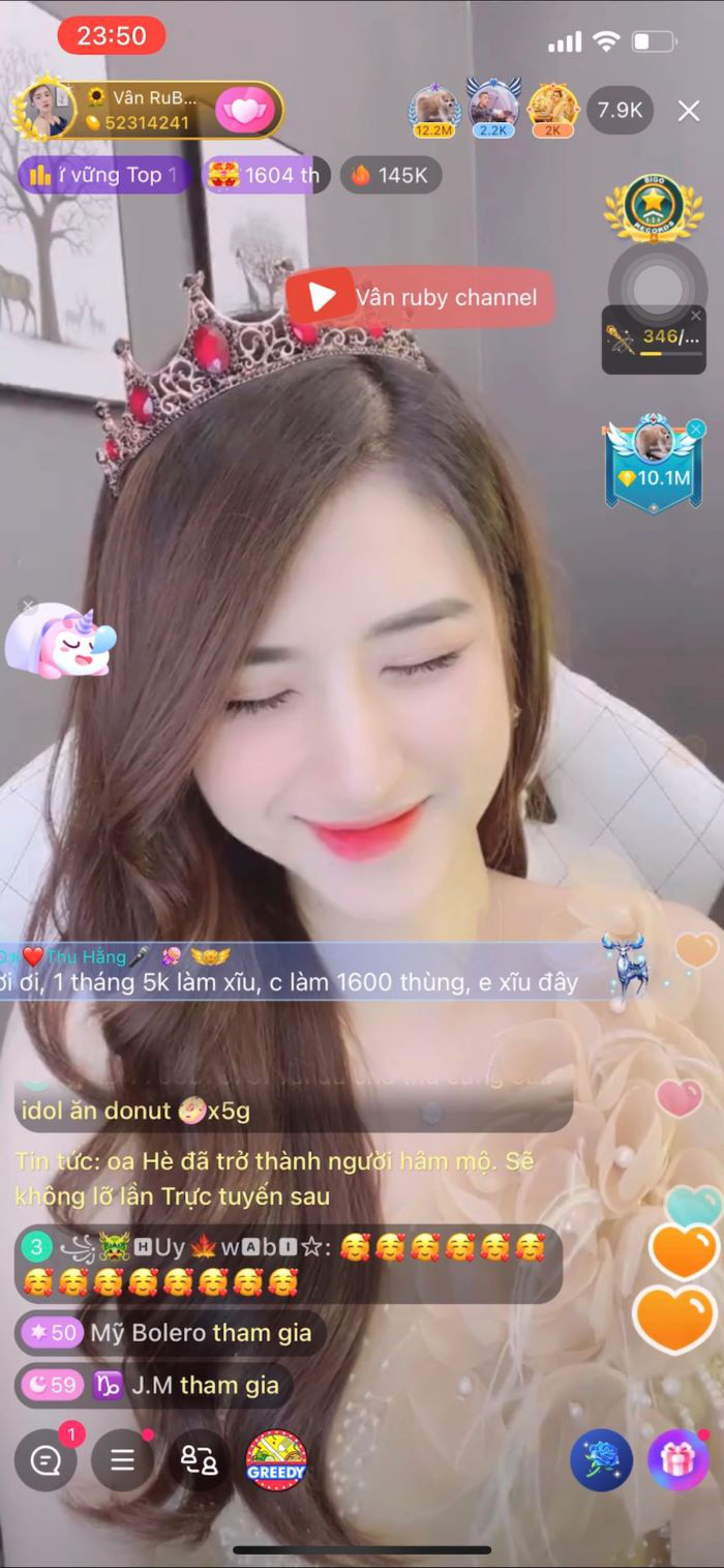 Nữ streamer Vân Ruby bất ngờ nhận được donate khủng từ người hâm mộ tại Bigo Live