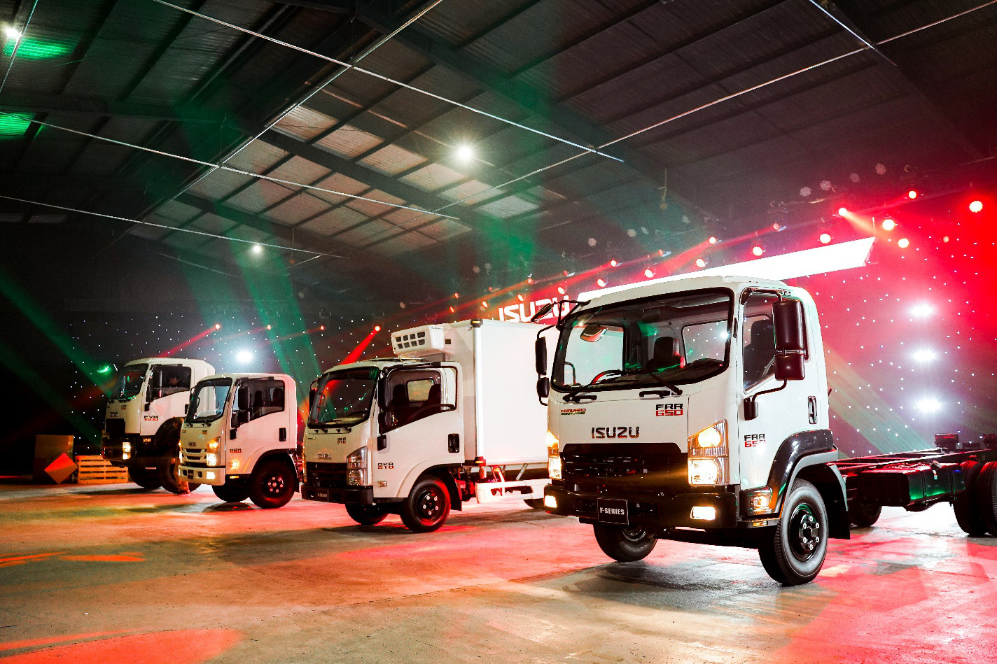 Isuzu chính thức ra mắt thế hệ xe tải mới Isuzu Master Truck Green Power