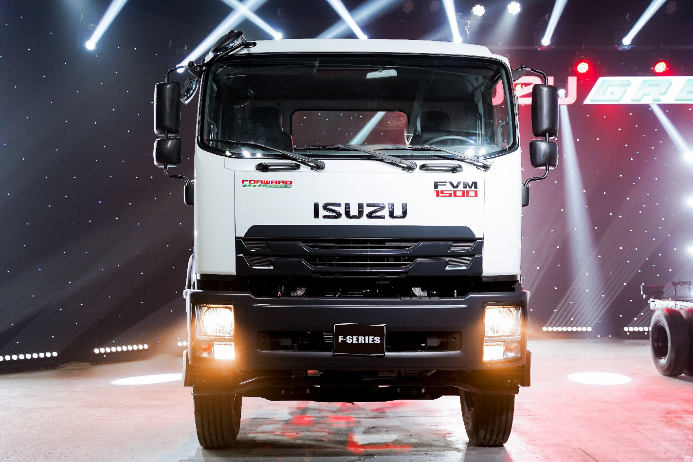 Isuzu chính thức ra mắt thế hệ xe tải mới Isuzu Master Truck Green Power
