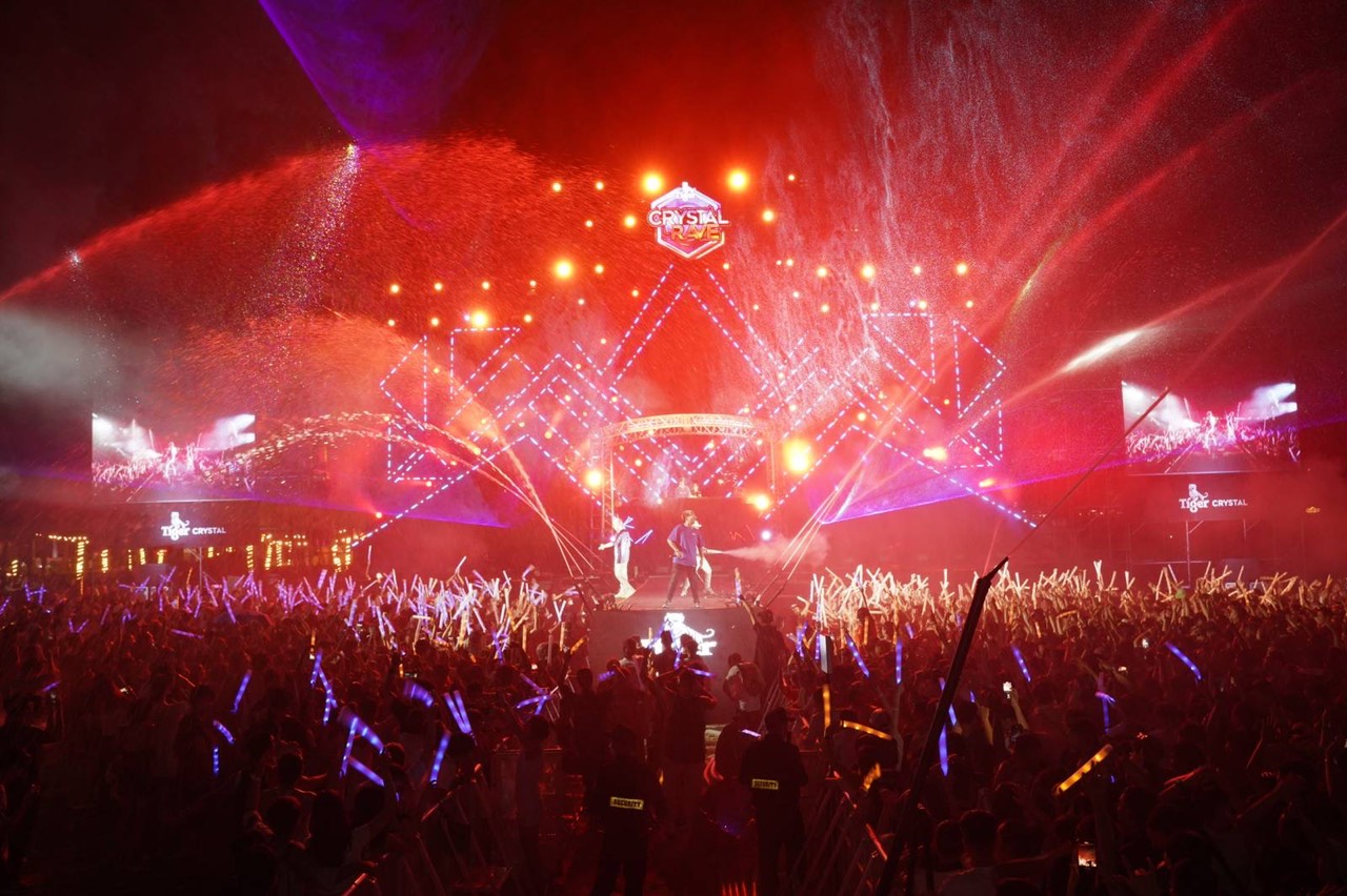 Nguồn nhiệt khủng từ Hạ Long thổi bùng Crystal Rave - Đại nhạc hội EDM ...