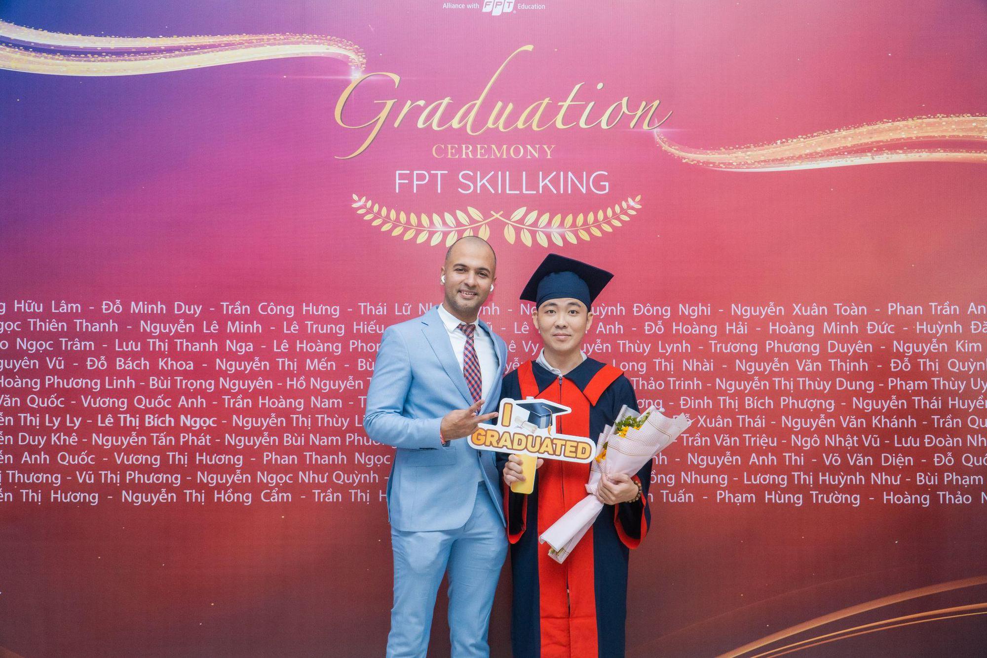 Sinh viên FPT Skillking Hồ Chí Minh xúc động trong lễ tốt nghiệp