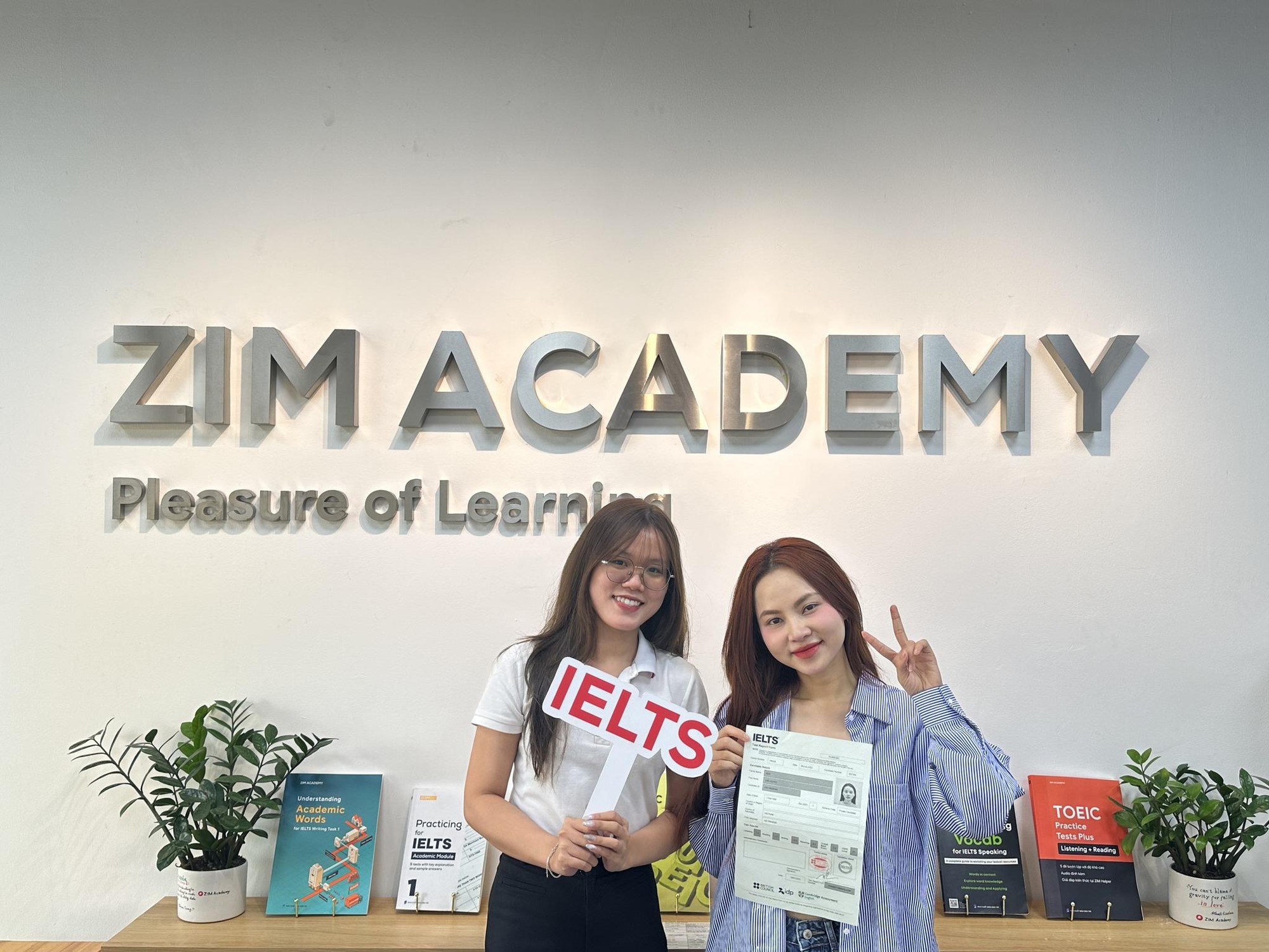 Ca sĩ Ngô Lan Hương đạt IELTS 7.0 với ZIM Academy