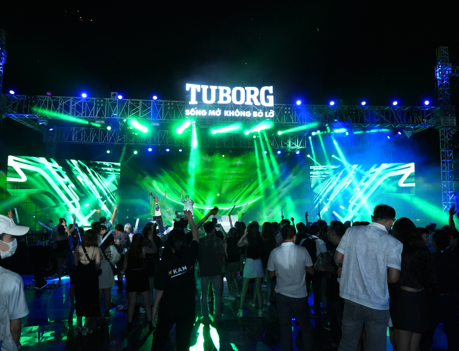 MONO - Gen Z "khủng" nhất của năm 2022, một nghệ sĩ trẻ đại diện xứng ...