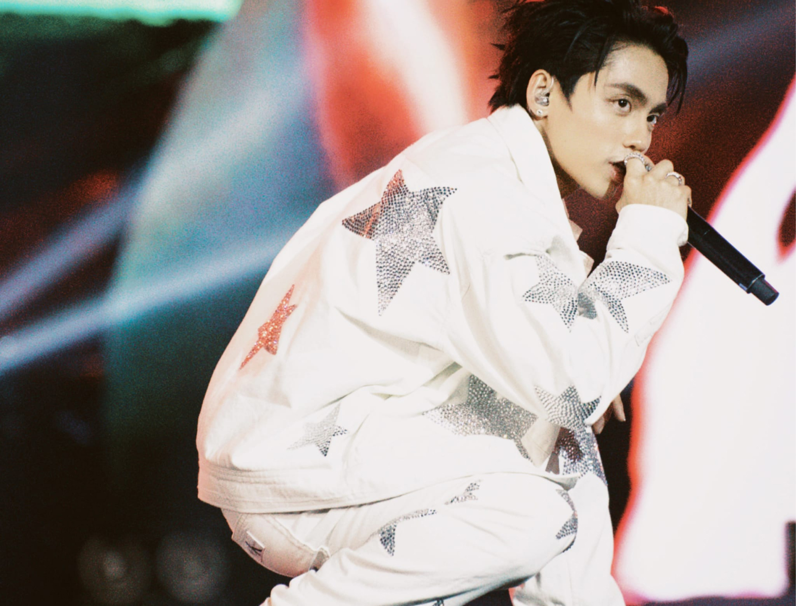 MONO - Gen Z "khủng" nhất của năm 2022, một nghệ sĩ trẻ đại diện xứng ...