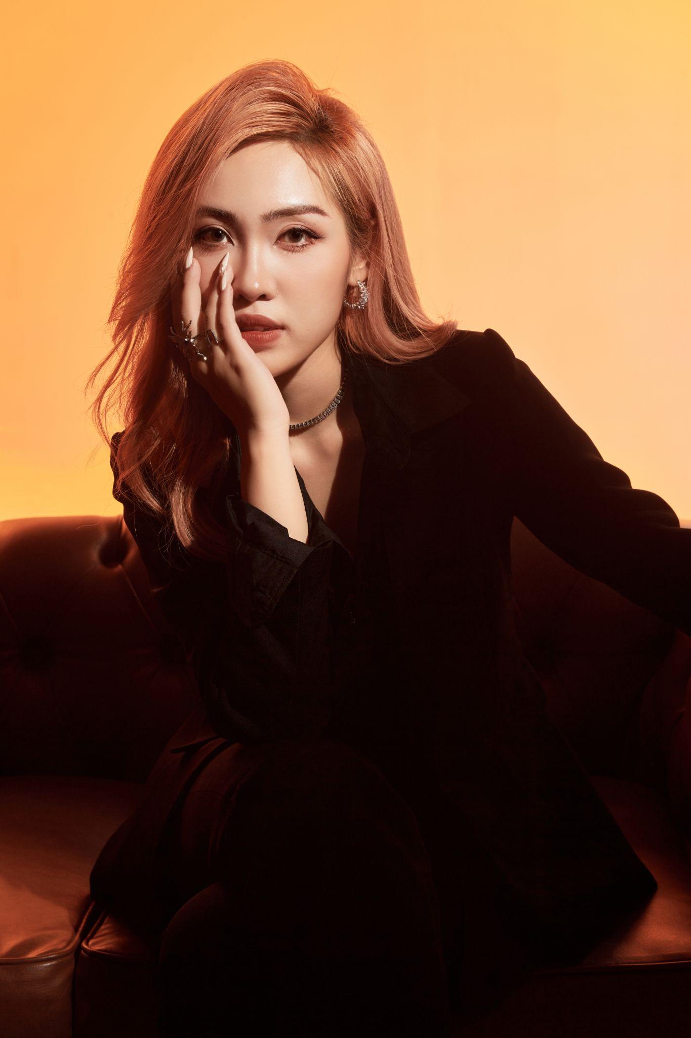 “Tắc kè hoa” Linh Sim và hành trình trở thành Top 10 KOC, VJ Schannel ...