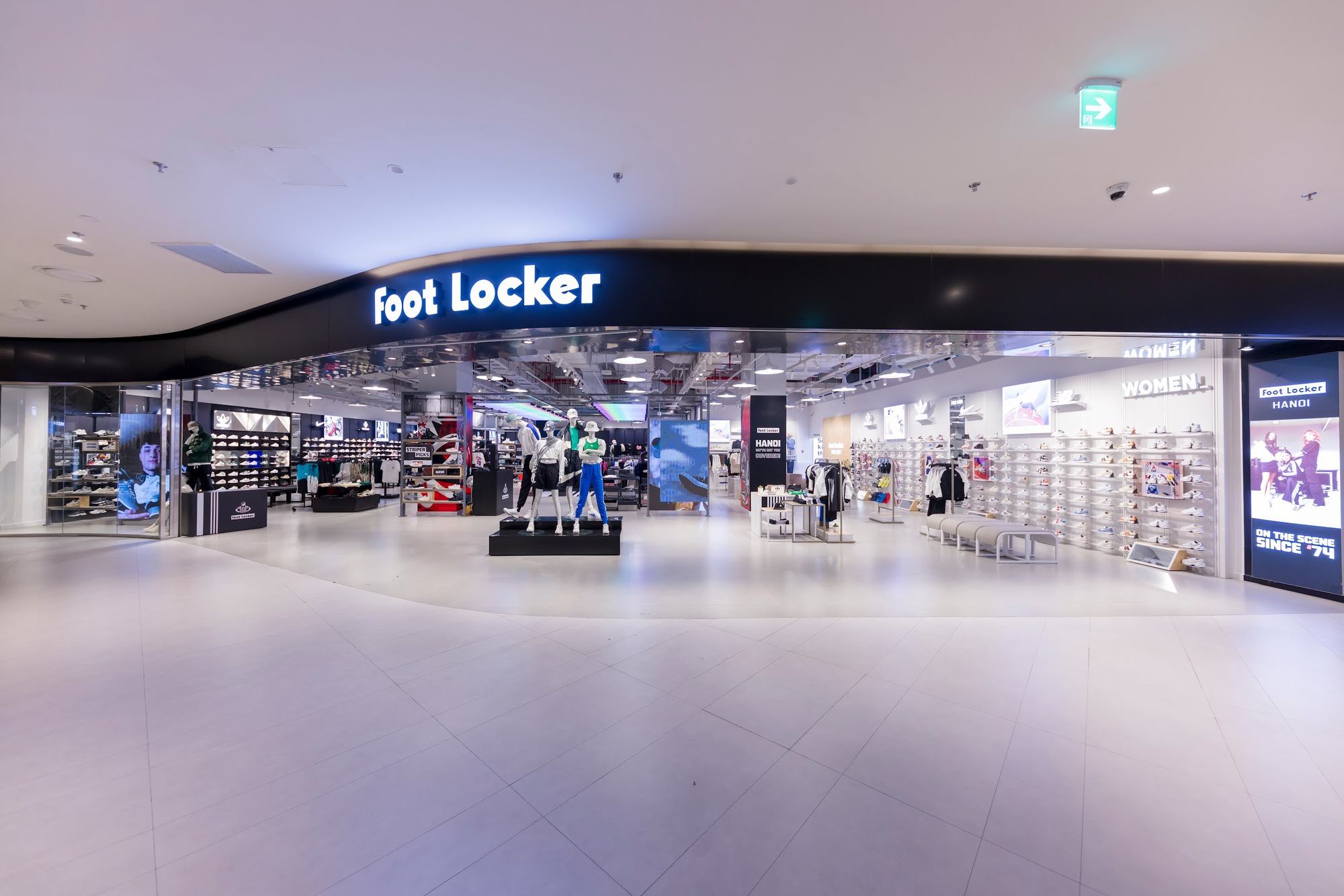Có gì bên trong cửa hàng Foot Locker đầu tiên tại Việt Nam?