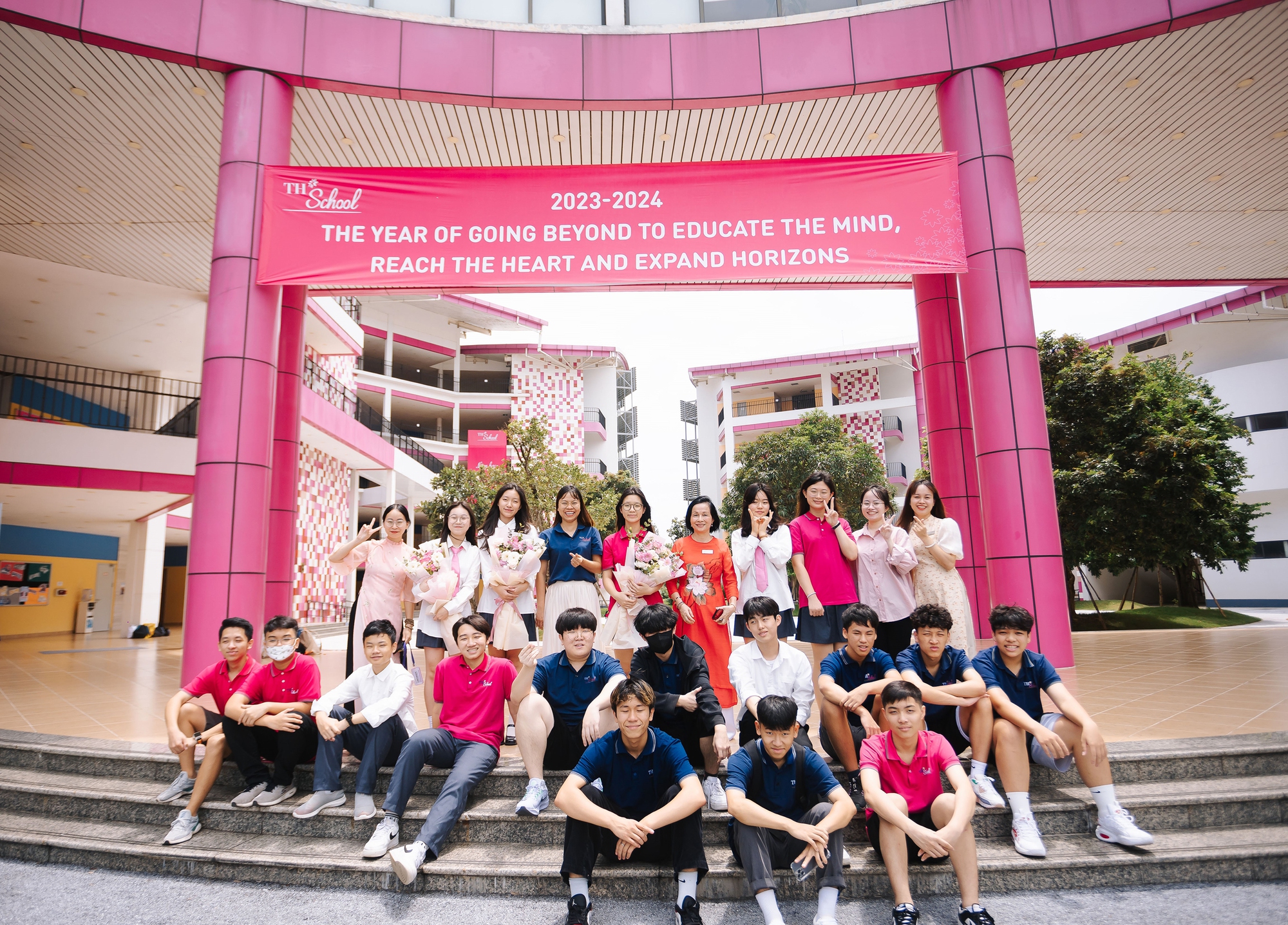 Khai trường, học sinh nội trú TH School Hòa Lạc trở lại ký túc xá “thân thương như về nhà”