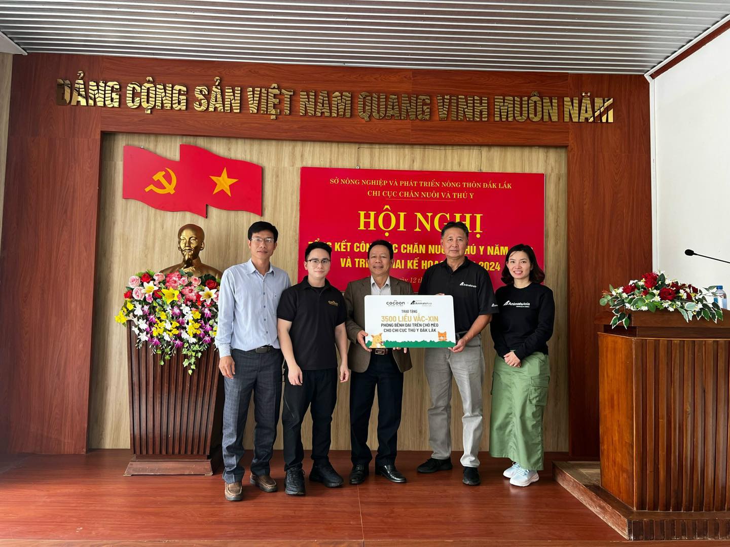 Cocoon x AAF: Ai cũng có thể chung tay cứu trợ chó mèo lang thang