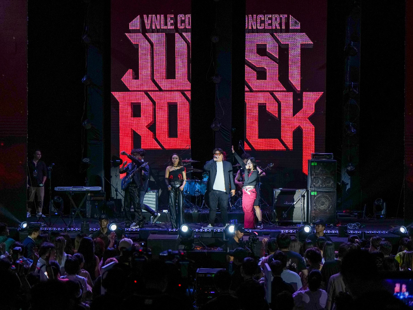 Loạt "rock hit" gây bão tại Just Rock