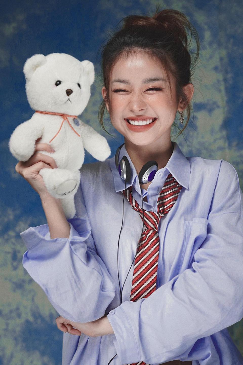 Thư Đan Nguyễn - Cô gái gây sốt cộng đồng mạng với video biến hình triệu view