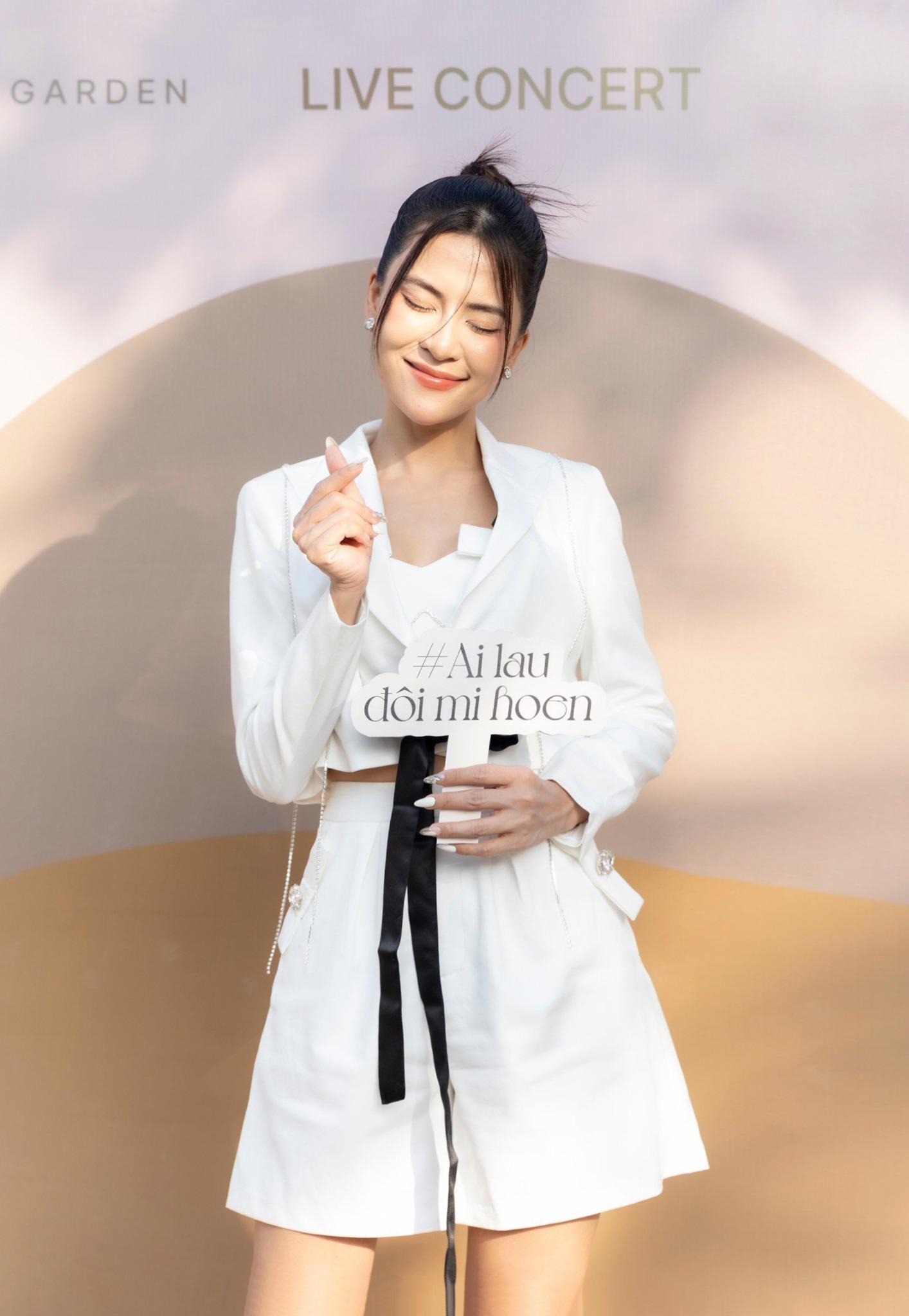 Hà Nhi diện trang phục của Mys.P và chuẩn bị cho liveshow xuyên Việt ...