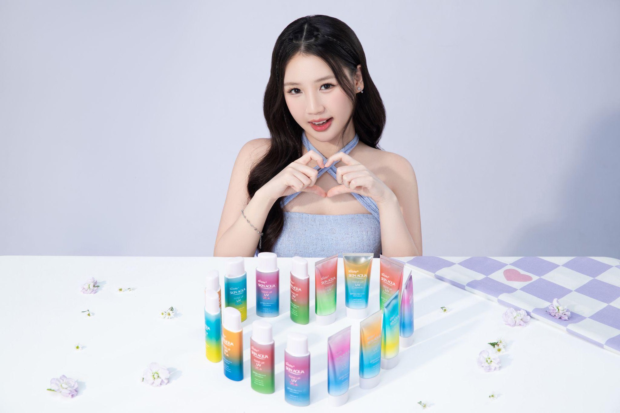 Mặc kệ cái nóng hè oi bức, Tone Up Your Heart của AMEE khiến cộng đồng ...