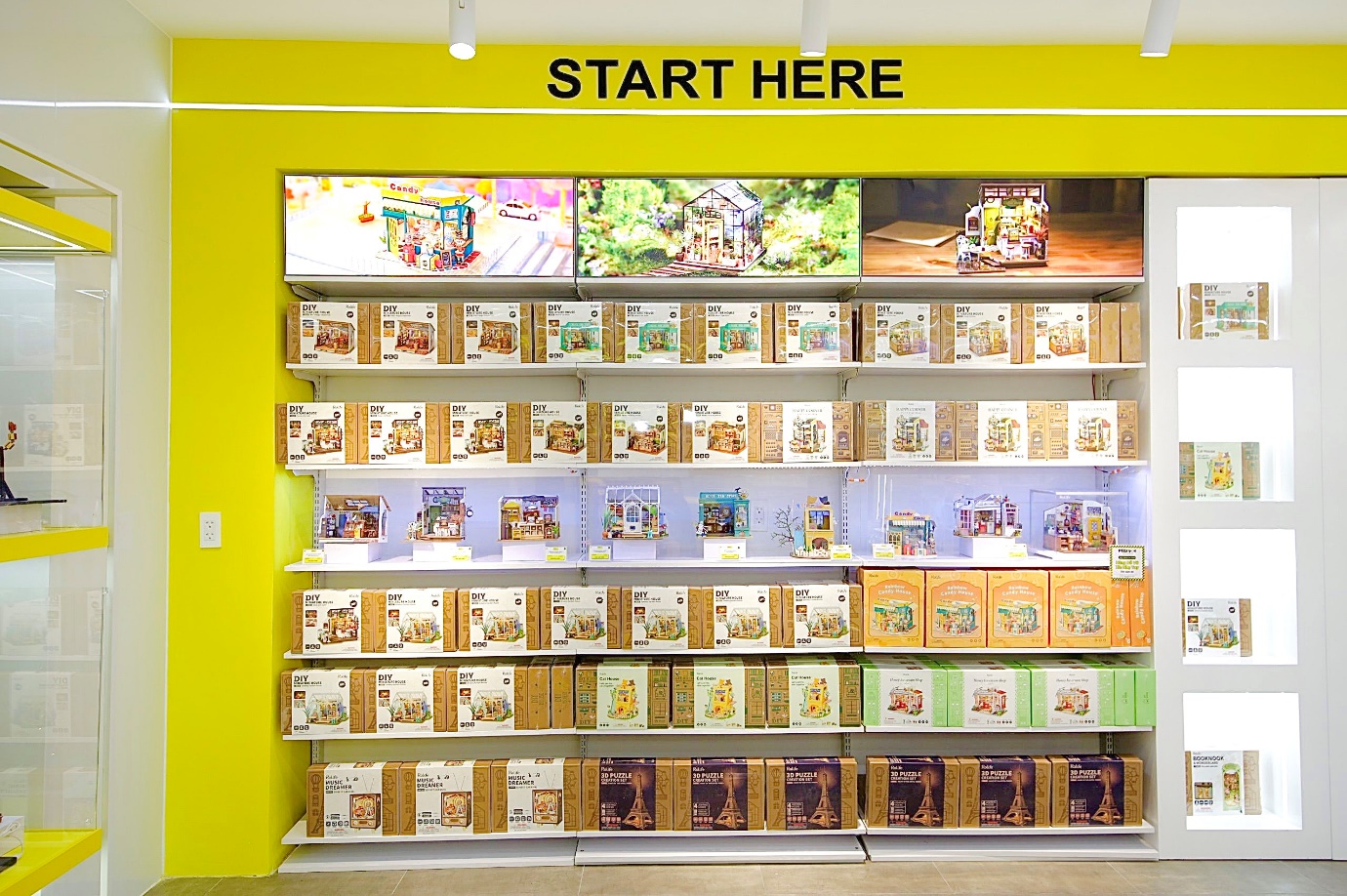 Công ty Clever World ra mắt “PEEKTOY STORE” đầu tiên tại TP Hồ Chí Minh