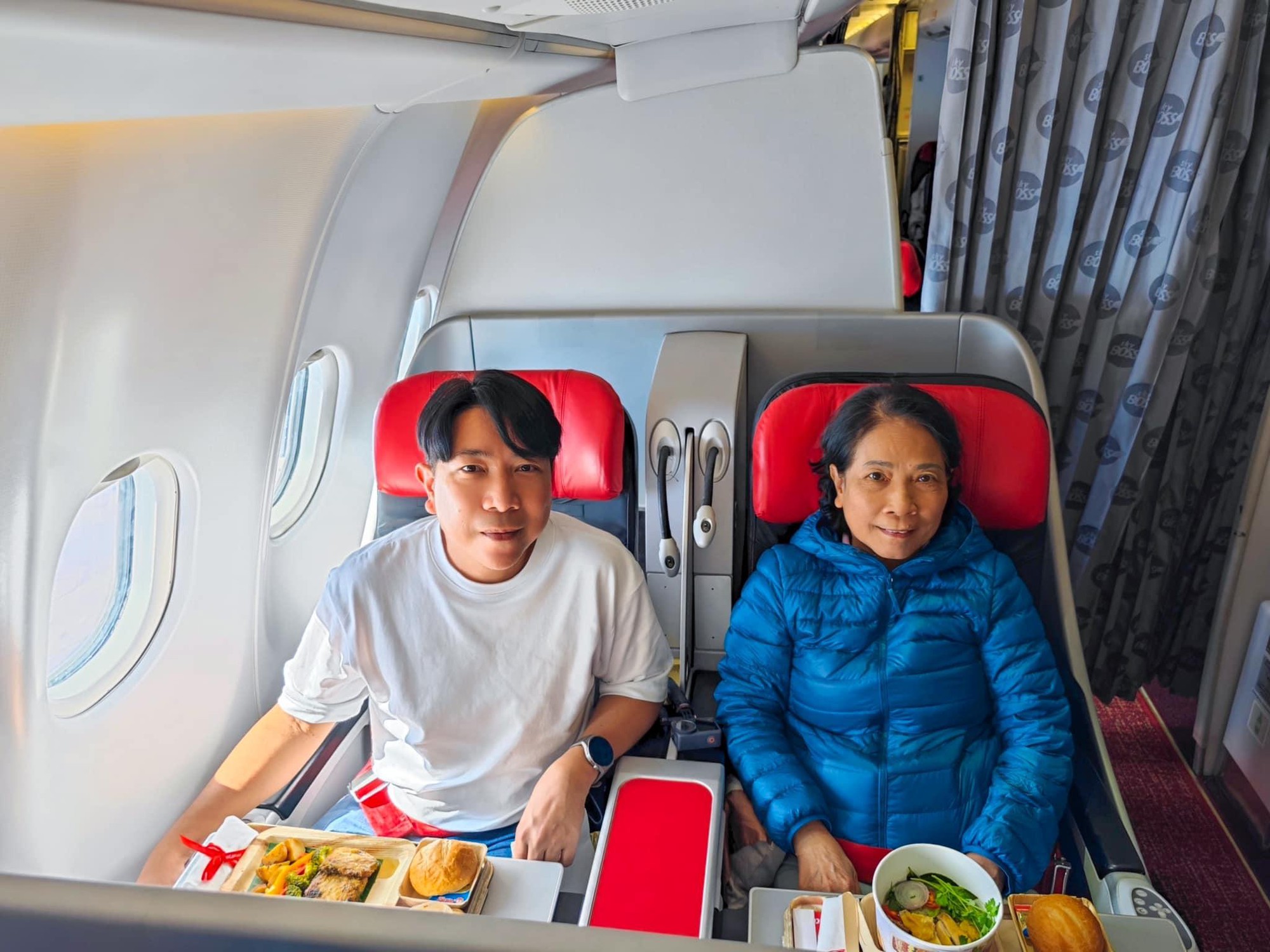 Dàn travel blogger tiết lộ bí quyết du lịch sang chảnh, chất lừ