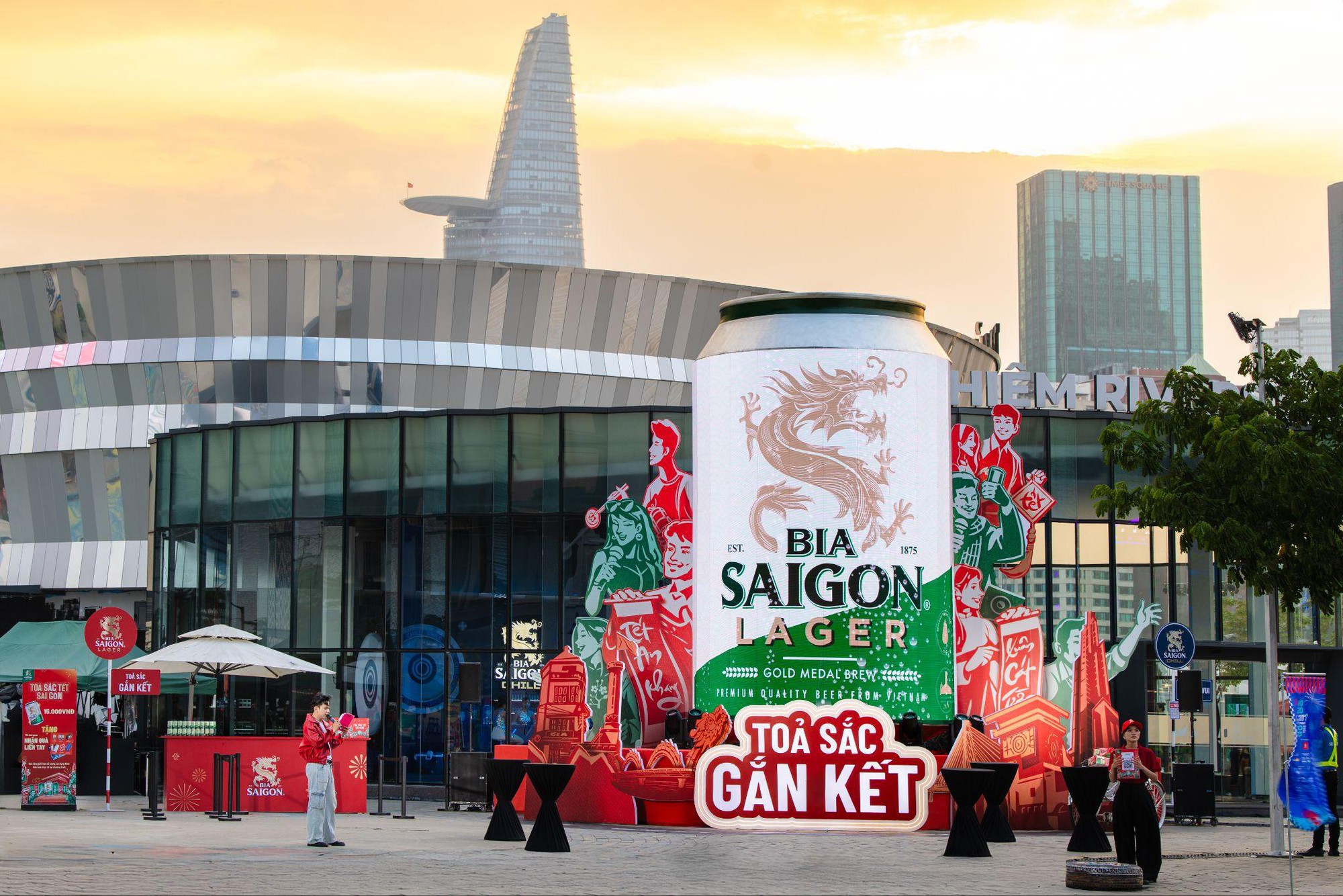 "Tỏa sắc gắn kết": Bia Saigon Lager mang đến Hozo City Tết Fest trải ...