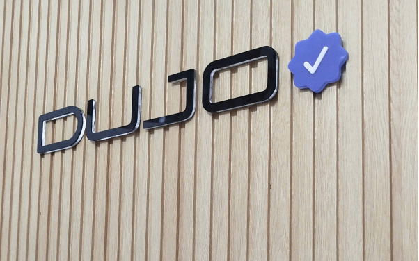 DUJO - Khi một thương hiệu thời trang chọn bắt đầu từ tư duy phục vụ