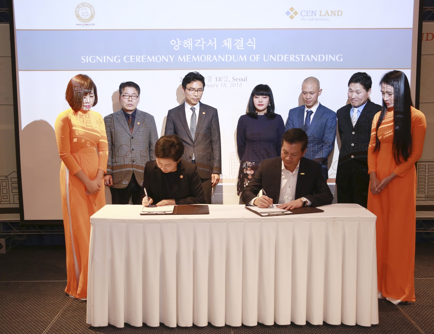 CENLAND chính thức Toàn cầu hoá