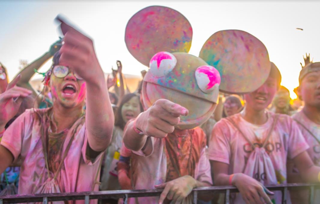 Color Me Run: Những tháng ngày cuồng nhiệt tuổi trẻ