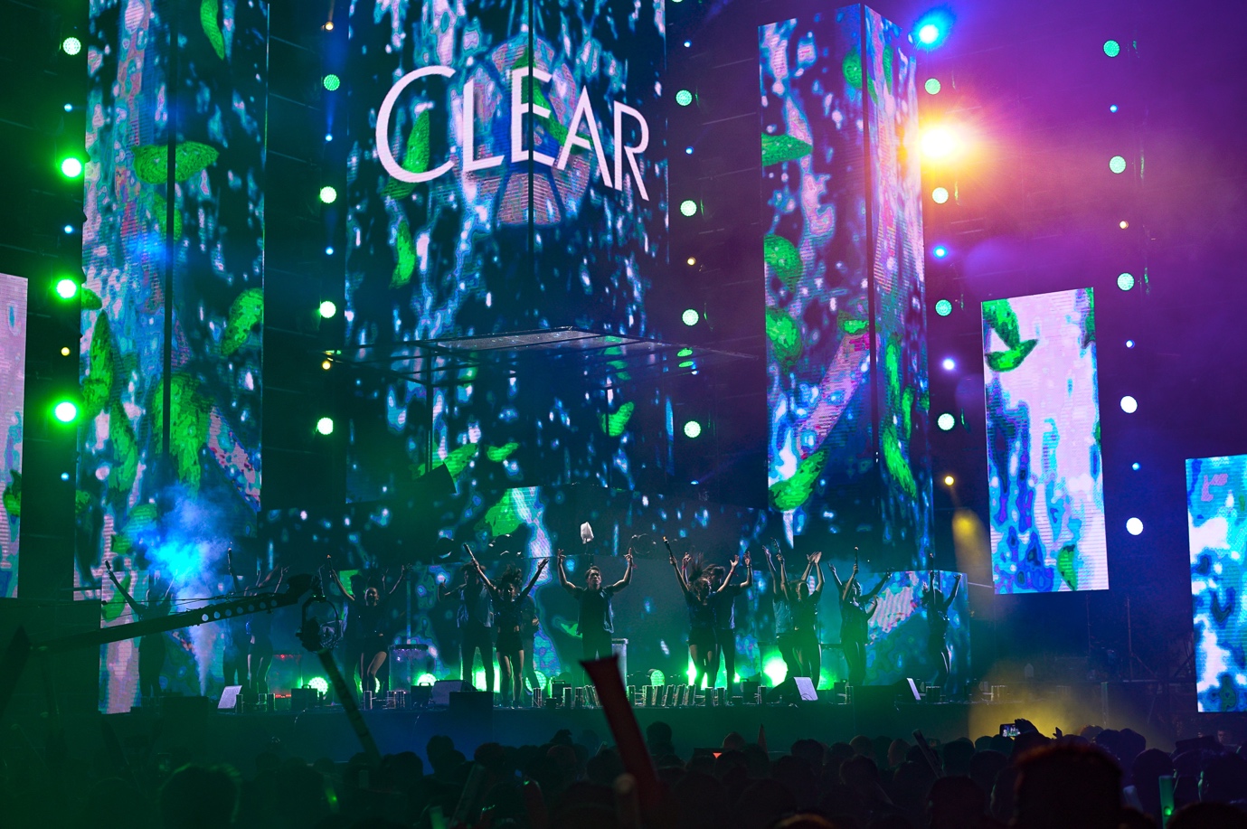 Lâu lắm rồi, giới trẻ Sài Gòn mới có một đêm quẩy EDM "đã - đỉnh - đáng ...