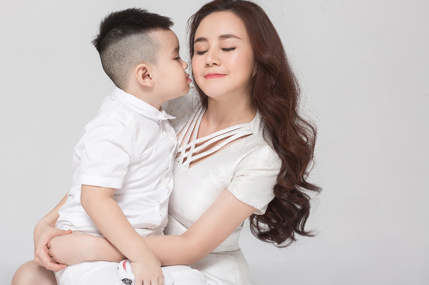 Cùng Vy Oanh, Linh Nga, Trương Quỳnh Anh và Ngọc Diễm mang nụ cười đến ...