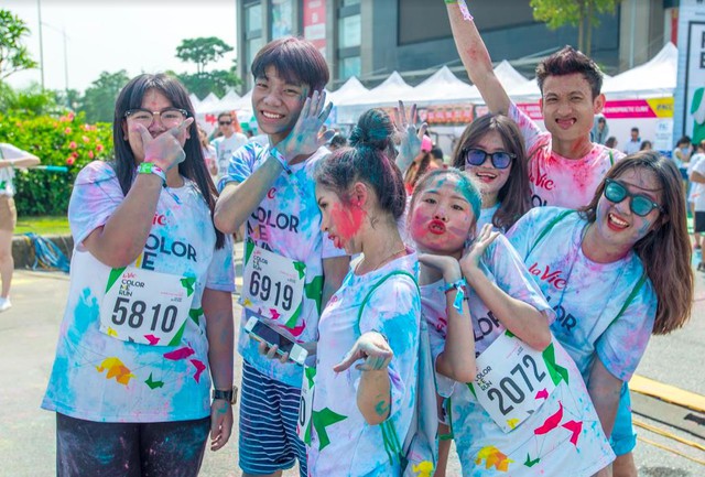 Color Me Run: Những tháng ngày cuồng nhiệt tuổi trẻ